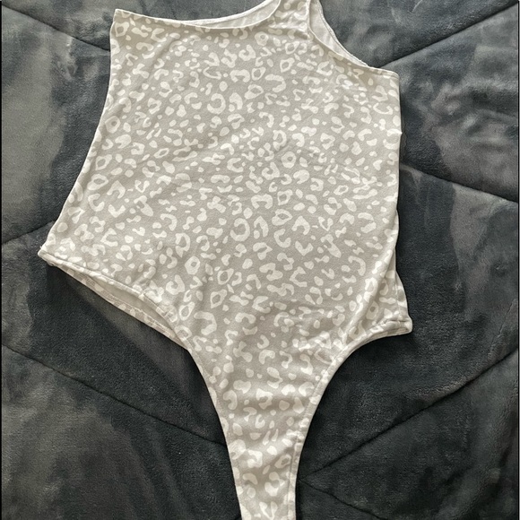Le Lis | Tops | Leopard Print One Shoulder Bodysuit | Poshmark